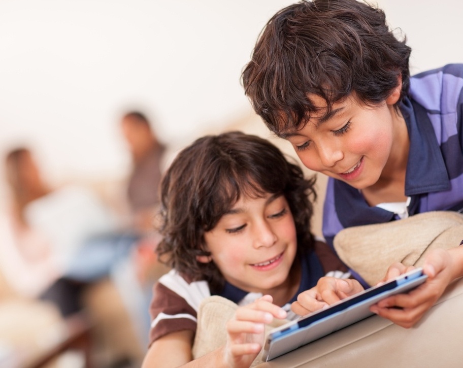 When Your Child (Endlessly) Watches YouTube Videos: 5 Tips for Parents